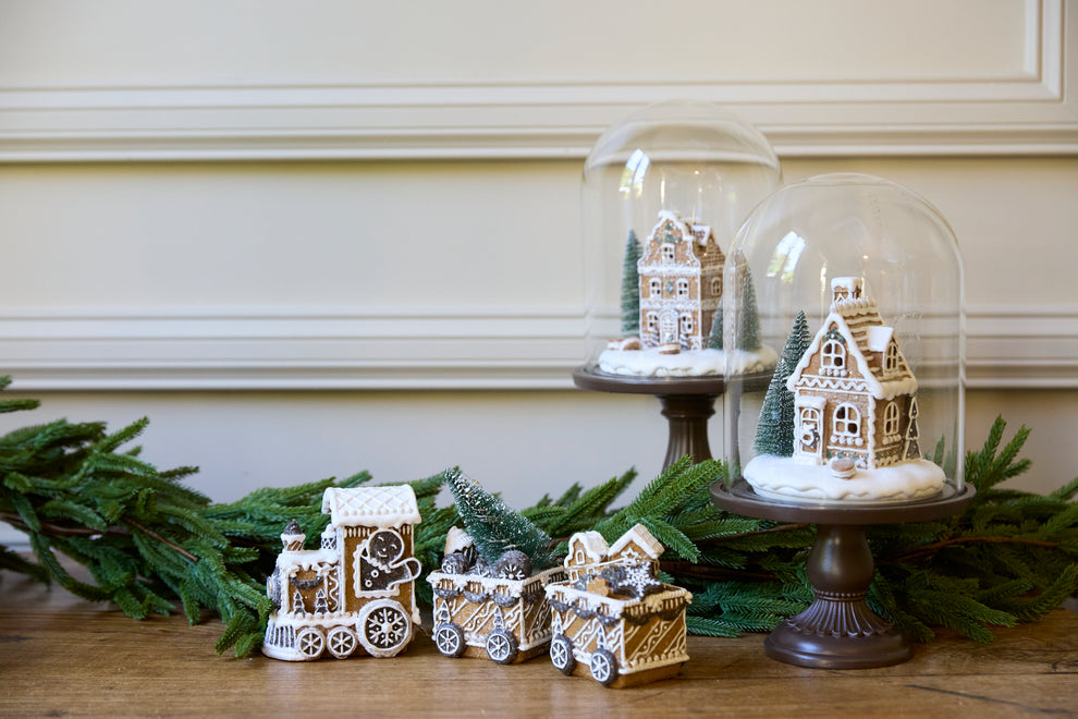 Led Piped Gingerbread Train – Holly & Ivy